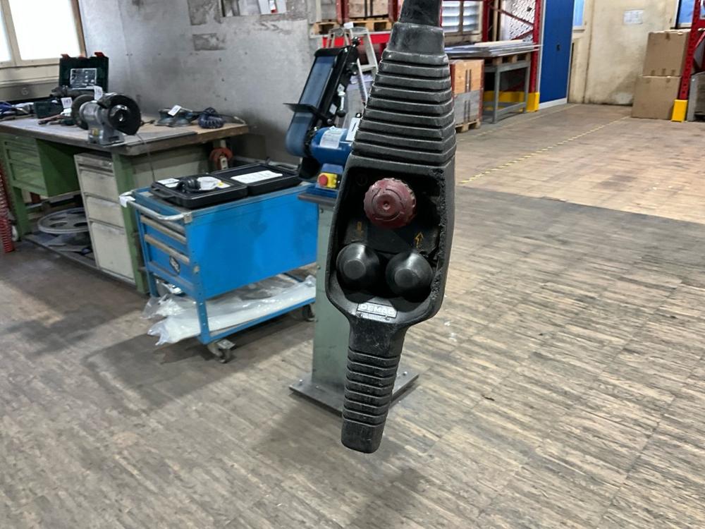 Demag pillar jib crane | Dome Auctions